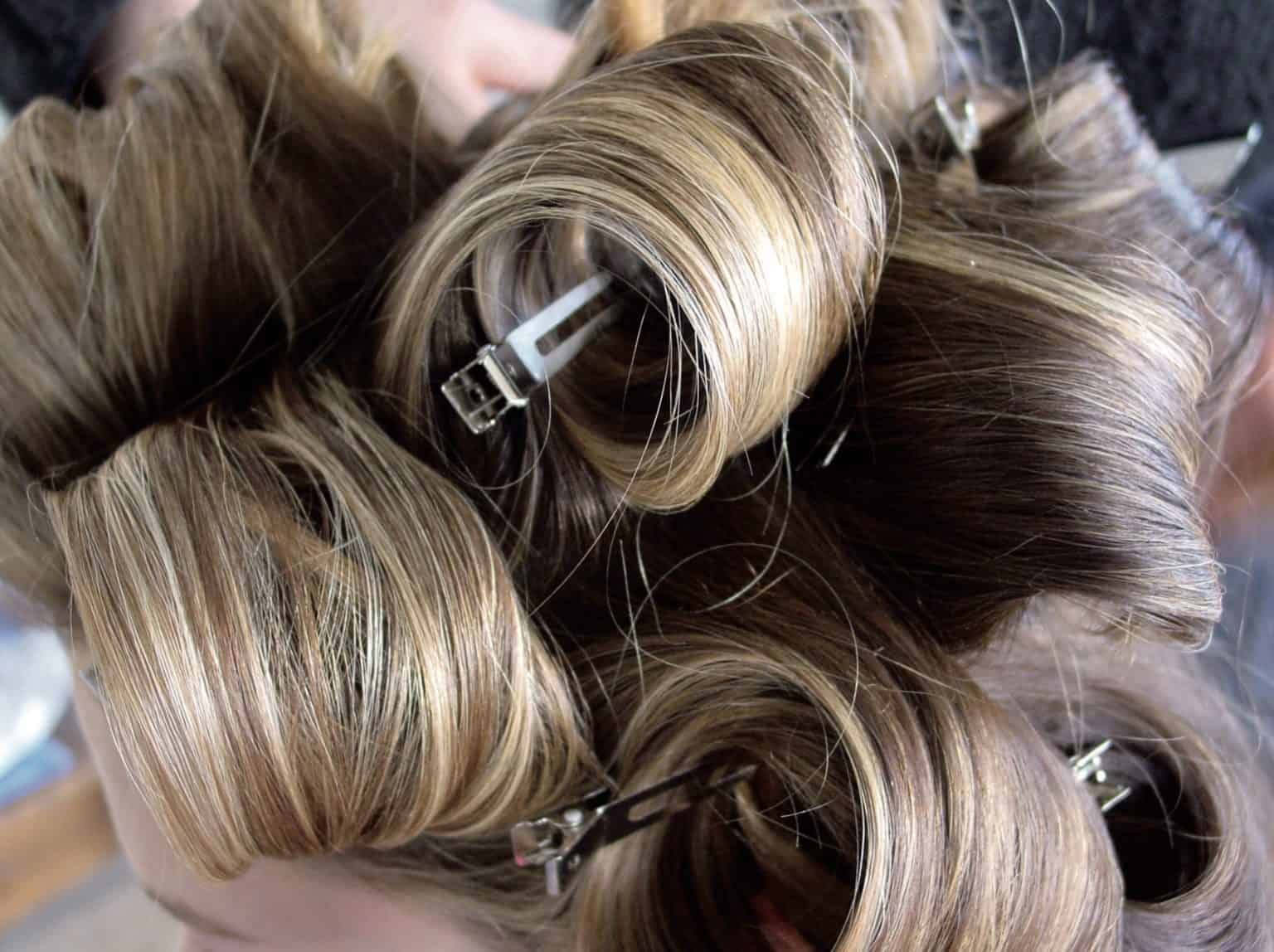 Dictionnaire du Coiffeur, Définition : boucle sur champ – Culture Coiffure